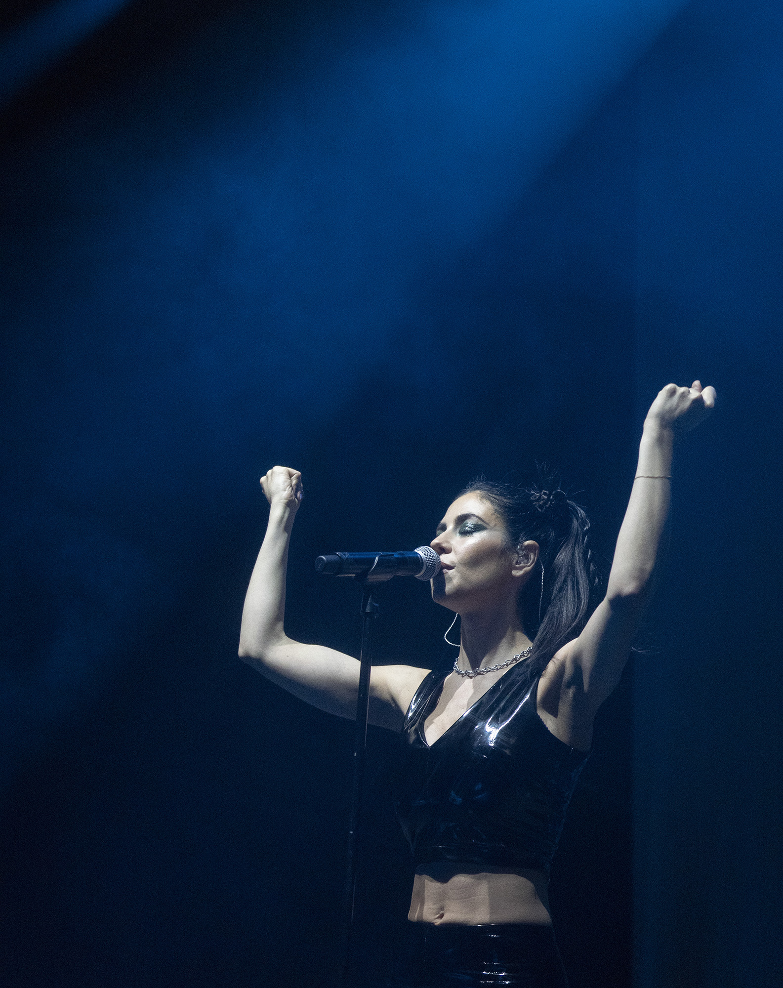 MARINA dazzles on stage for first time since 2019